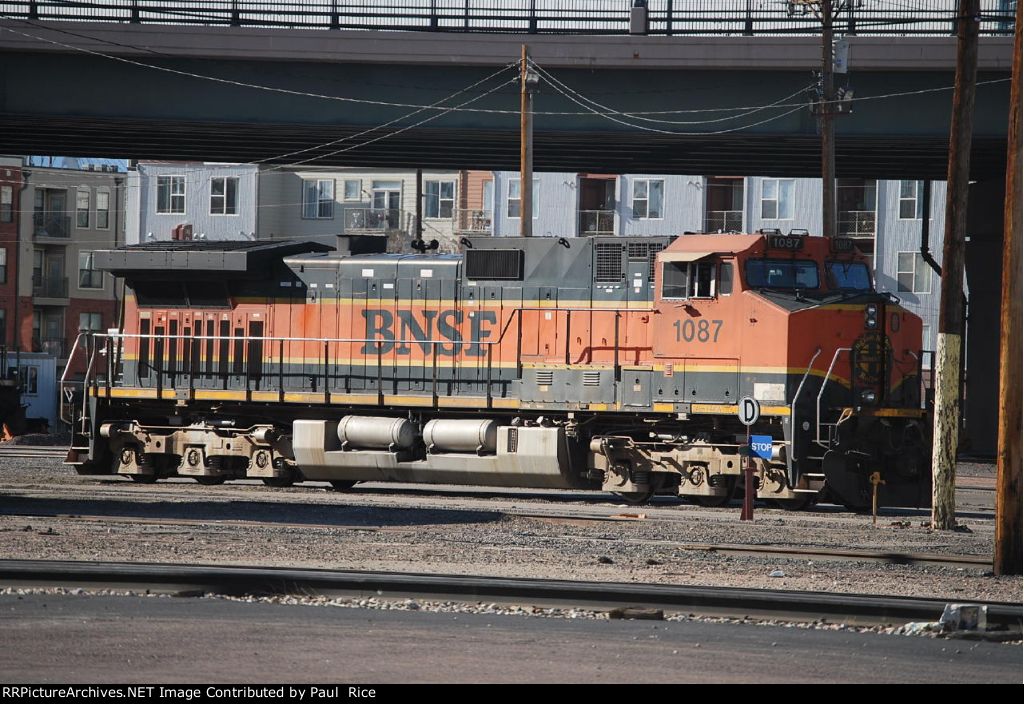 BNSF 1087